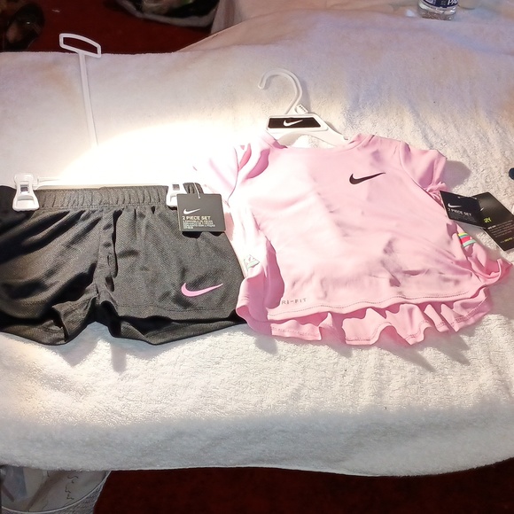 Nike | Matching Sets | Nike 2 Piece Enfant Set | Poshmark